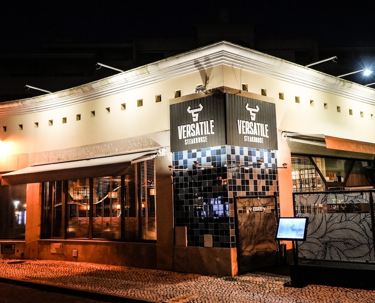Steakhouse — VERSATILE